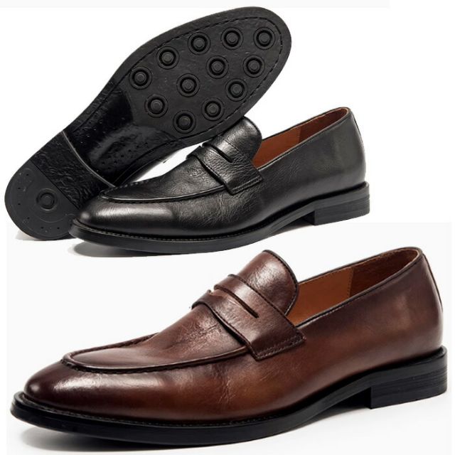 男の品格を足元から高めてくれる1品をセレクト。一つ一つ熟練された職人の手作業により繊細かつ上品な仕上げは、正に熟成されたワインを味わうかのごとく、上質な体験が可能な1品。最高級のイタリアンレザーを履くだけでエレガントさが際立ち、その優雅さが...