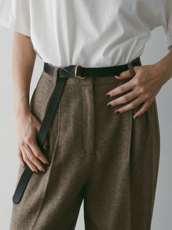 - anuke - Double Backle Belt - 商品説明文 - スタイリングに合わせやすい程良い太さで仕上げたバックルベルト。 お好みのサイズ感に調整でき、長めに設定しているので、あえてベルト先を垂らしたアレンジもおすすめ。 ...