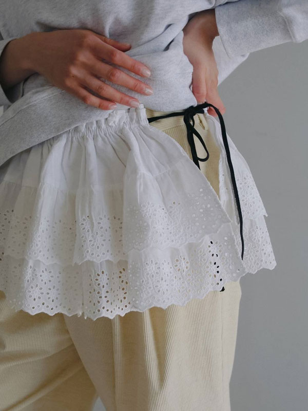 - anuke - 2way Lace Skirt - 商品説明文 - コットンレースを贅沢に使用したインド製のラップスカート。インドならではの柔らかな風合いと、繊細な仕上がりが魅力です。フリルカラーとしてもアレンジできる2WAY仕様。ボリ...