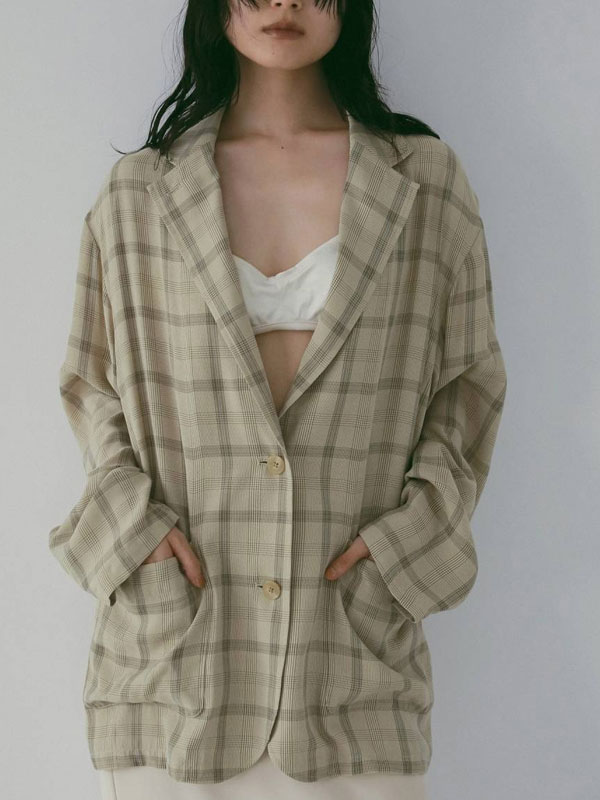 - anuke - Check Over Jacket - 商品説明文 - 国内で織り上げたオリジナルのチェック生地を使用したオーバージャケット。 薄手の素材で、シャツ感覚で羽織れる軽やかな仕上がり。 薄めの肩パッドを付け、マニッシュな印象...