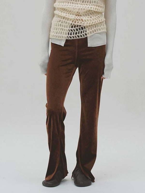 - TODAYFUL - Velour Slit Leggings - 商品説明文 - 上品な微光沢を放つ国内生地を使用したベロアスリットレギンス。 柔らかく伸縮性のある素材が、快適な履き心地と美しいシルエットを実現。 ウエストはゴムを叩き...