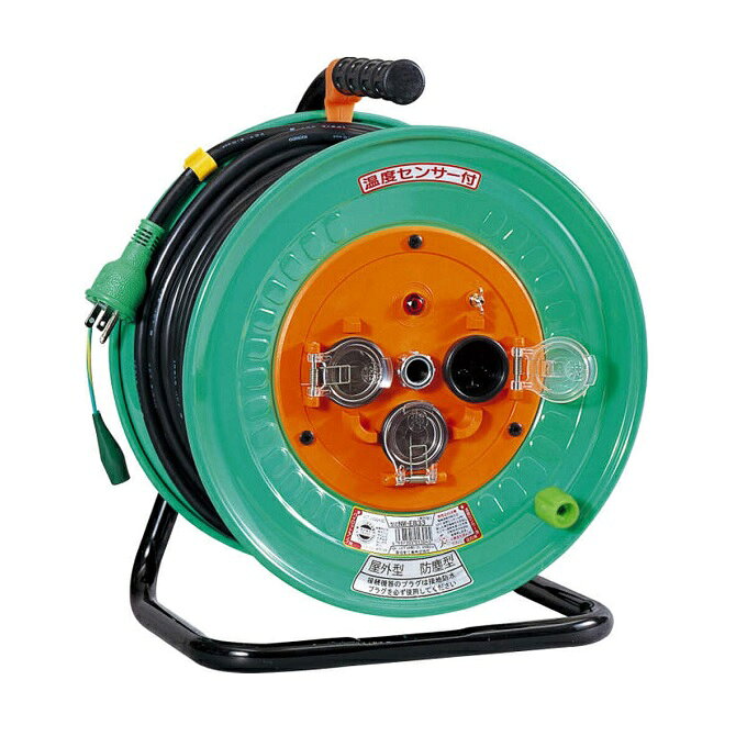 《仕様》●型式：NW-E33F●定格電流：7A(全巻時)/15A(全延時)●電線種：VCT3.5mm×3芯●アース：有●コンセント数：3●質量(kg）：10.5●タイプ：30m《特長》●雨の日や湿気の多い場所では防雨型！●防雨・防塵構造、屋...