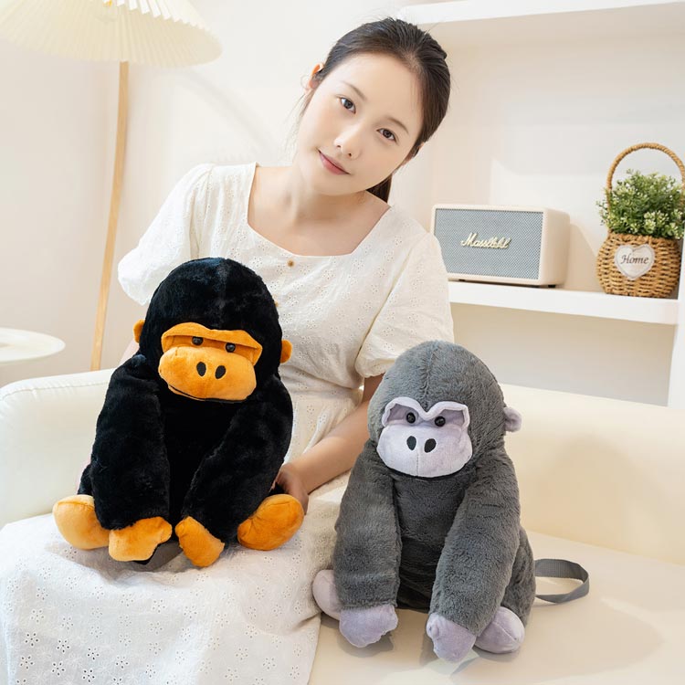 ゴリラぬいぐるみランドセルッグ収納可能、日常よく使う小物を入れてお出かけするのに便利です。快適な生地ふわふわ&モコモコの快適な生地を使用おもわず抱きしめたくなります!柔らかく愛らしいソフトトイはお子さまの楽しい遊び相手にぴったり。しっかりと...