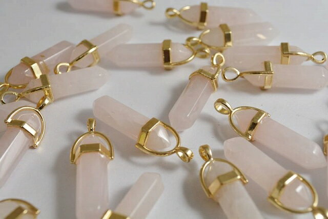 石部：33mm×8mm金具部：18mm×10mm金具部（カン内径）：5mm×3mm数量：1個ご購入前に必ずご確認ください 同梱と送料について 複数商品を一緒にご購入の場合は同梱発送いたします。送料は1件分のみとなります。他の商品もぜひご検討...