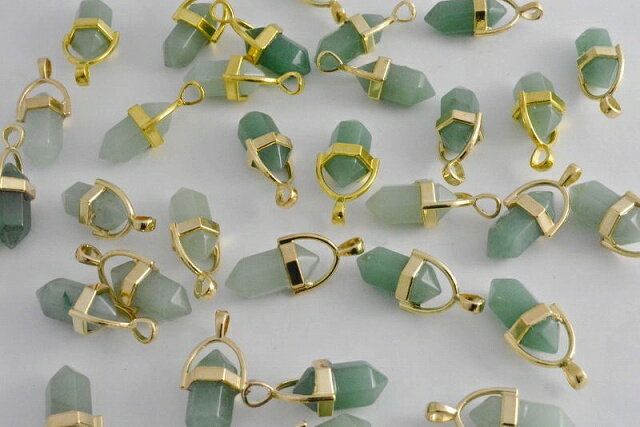 石部：20mm×8mm金具部：18mm×14mm金具部（カン内径）：4mm×3mm数量：1個ご購入前に必ずご確認ください 同梱と送料について 複数商品を一緒にご購入の場合は同梱発送いたします。送料は1件分のみとなります。他の商品もぜひご検討...