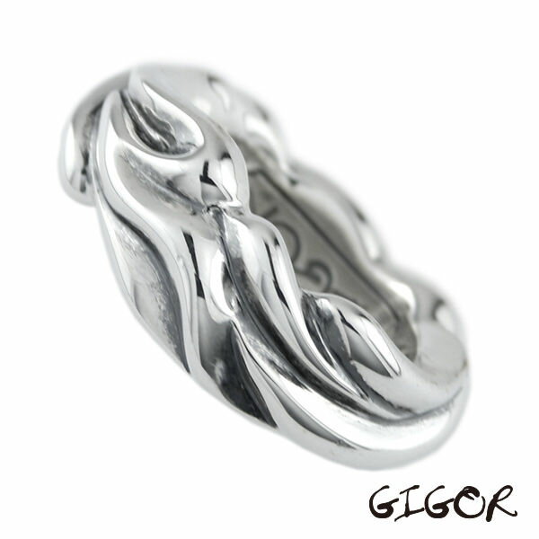 メンズシルバーアクセサリーブランド 『 GIGOR ( ジゴロウ ) 』感覚的デザインの高低差にいぶしを施すことで、流麗な輝きと共に、柔らかく、時に鋭さをも感じさせる立体的アイテム。●スペック素材シルバー925縦23mm横8mm※付属品の形...