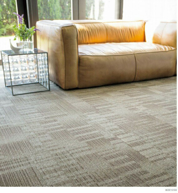 木々の合間から美しく輝く光の帯がモチーフ 【材料区分】カーペットタイル（ハイ＆ローループパイル） 【寸法】7mm（厚さ）X500mmX500mm 【梱包】1ケース16枚入り この商品は法人のお客様限定販売品です。お申し込みの際、企業名を併記...