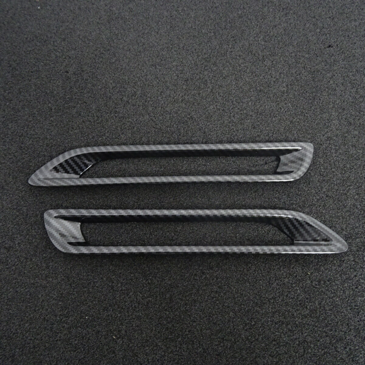 商品情報商品名メッキ　パネルカバー商品内容・1台分適合車種適合車種トヨタ　RAV4（2015(平成27)年1月~）50系注意お取り付け両面テープ等で貼り付けです。装着に関してまして難しいようでしたら業者様でのお取り付けをお勧めいたします。社...