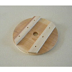 杉製の押し蓋で、漬物や梅干し作りに最適です。重しを均等にかけ、中身を保護します。木の通気性により発酵を促し、木の香りが漬物の風味を高めます。約20cm角で、4～5Lの漬物容器に適しています。使用後はよく洗い、乾燥させて保管してください。仕様...