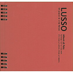 ■特殊紙の手触り感がのこるハードカバータイプのカラフル表紙です。■棚に収納するとき、背がある仕様なのでリングタイプでもスッキリ収納できます。■スクラップ風に文字やイラストを描けます。■L判1枚をタテヨコどちらでも貼れます。もしくはKG判をタ...