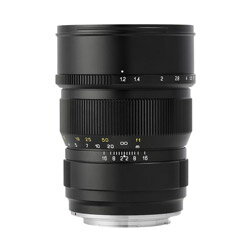 F1.2の明るさを持つポートレートやファッション撮影に最適なハイスピード中望遠レンズ。開放F1.2から卓越した描写力を持ちながら、柔らかで自然なボケ味が得られます。■仕様・対応マウント：キヤノンRF・焦点距離 : 85mm（35mm判換算・...