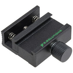 コールドシュークランプは、スプリング式のクランプです。つまみネジを押して、簡単にシューマウントへの取り付け、取り外しができます。また、ネジを締めることで、シューマウントがしっかりと固定されます。業界標準サイズである 18mm、20mm およ...