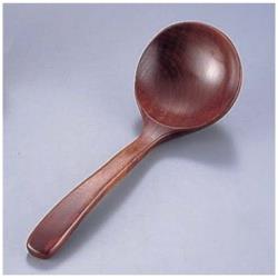 天然木をくりぬいて作られたお玉です。お鍋料理、お味噌汁、スープ、湯豆腐など、様々な料理にご使用いただけます。天然素材の風合いが、食卓に温かみを与えてくれます。シンプルながらも上品なデザインで、普段使いからおもてなしまで幅広く活躍します。天然...