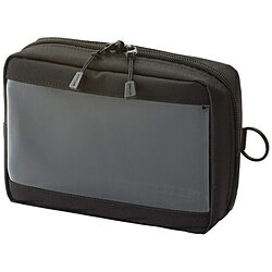 マチ幅60mmのボックスタイプ。日常使いや旅行のパッキングにも最適仕様1幅・奥行・高さ（mm）：180mm × 60mm × 130mmサイズ：A6材質：本体／ポリエステル、窓部分／ビニールマチ幅60mmのボックスタイプ。日常使いや旅行のパ...