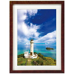 さまざまなお写真に合うシンプルな角形の写真用木製額縁（スタンド付き）前面板に軽くて割れにくいアクリル板を採用。【製品仕様】■フレーム材質:木製■額縁外寸法:W267×H354×D14mm■マット外寸法：W245×H332mm■マット中抜寸法...