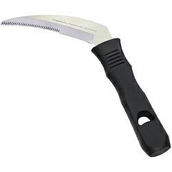 収穫時に袋などをセットできるカラビナ付。収穫作業の際に、手提げ型の袋をカラビナにセットすると大変便利です。山歩きに収穫の楽しみをくれる、山菜採用の鎌型ナイフ。刃部は、国内で現在数社に限られた生産工程である、目立てによる鋸刃（波刃）です。　鏡...