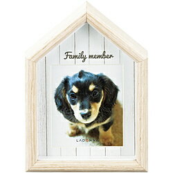 大好きなペットをいつでも身近に！どの写真にしようかと考える時間も楽しいひととき。ペットハウスからこちらを覗き見!?　とびきりラブリーなデザインです。主人公を引き立てる、清潔感のあるホワイトのインナーフレームです。■仕様・外寸：104×144...