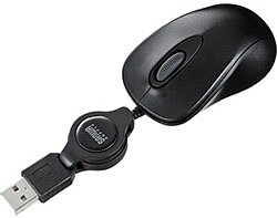 〔有線光学式（3ボタン・超小型）：USB・Win／Mac〕携帯・モバイルに最適なケーブル巻取り式超小型マウス。（ブラック）■ ケーブルを巻き取ることができ、超小型サイズで携帯・モバイルに最適です。またケーブルの長さを調節できるので、机の上で...