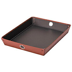 使わない時には重ねてコンパクトに収納できるトレー。使わない時には重ねてコンパクトに収納できるトレー。