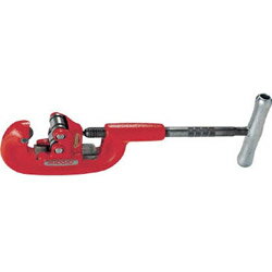 ■幅広ローラーによる正確できれいな切断面に仕上げます。■360°回転させ切断します。■手動で迅速かつバリのないきれいな仕上がりです。■長尺シャンクで調整ネジを保護します。【用途】・鋼管、ダクタイル鋳鉄。【仕様】・切断能力インチ（ミリ）： 1...