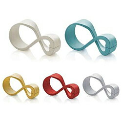 ■お菓子や乾物類を留めておくと湿気らずに、最後まで美味しく食べられます。■砂糖や小麦粉等の粉末の保存に最適で、粉が飛び散らずに密封できます。■使用済みPPボトルを最先端技術で再利用した地球に優しいエコロジーアイテム。■セット内容： Lクリッ...