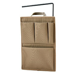 デスクにハンギングして使えるハングオーガナイザー。散らかりがちな文房具やPC周辺用品もデスク下のデッドスペースを有効に使うことで、机上がスッキリ。ハンギングフックを折りたたむとA4サイズだからリュックやバッグで持ち運びができます。［リュック...