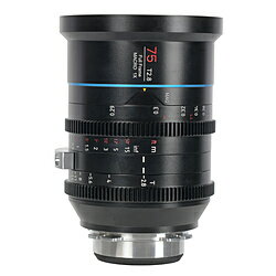 絞り値T2.8は被写界深度を浅くし、映画のようなボケ味を生み出して、背景をソフトにぼかしながら被写体を際立たせることが可能です。最短撮影距離はわずか29cmで、被写体にぐっと近づくことが可能。レンズにはコーティングが施され、グレア除去の対策...