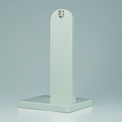 本製品は組み立て式です。本体サイズ(H×W×D) mm約450×270×225mm本体重量2.1kg枠材質木材仕様1※掛け時計は付属しておりません。※不安定な場所に設置すると転倒などの事故につながりますのでご注意ください。※掛け時計の事故・...