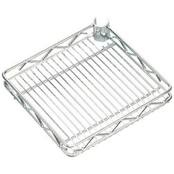 ■メタルミニ専用のトレーです。【製品仕様】■奥行(mm):200■適合:メタルラック19Φ■高さ(mm):33■支柱径(mm):25■長さ(mm):33■幅(mm):200■耐荷重(kg):3■■材質／仕上げ：　スチール　表面処理:クロムメ...