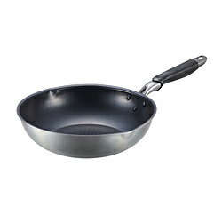 熱が速く伝わる磁性ステンレス板面の突起部からの伝導熱により、熱が速く伝わる。丈夫で長持ちアルミの底板に特殊形状のステンレス板を斜めに深く打ち込むことでより強度が増し、熱などの変形による剥離を防ぎます。こげつきにくい焦げ付きにくく、金属ヘラも...