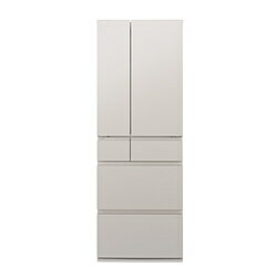 ■キッチンにすっきり置けて、たっぷり入る大容量「コンパクトBIG」。・省スペース設置可能で大容量。従来機種と比べて、設置寸法はそのままに、容量が約40Lアップ（※1）。■上段も下段もたっぷり収納できる大容量なのに、整理しやすく・使いやすい「...