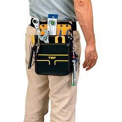 ■工具のこだわりから生まれた厳選腰袋「Tcarry（ティーキャリー）シリーズ」です。■狭所での作業に取り回しやすいスリムタイプの腰袋です。■利便性の高いカラビナ、Dカン付きです。■安心、安全のセーフティコード用穴付きです。■工具が取り出しや...
