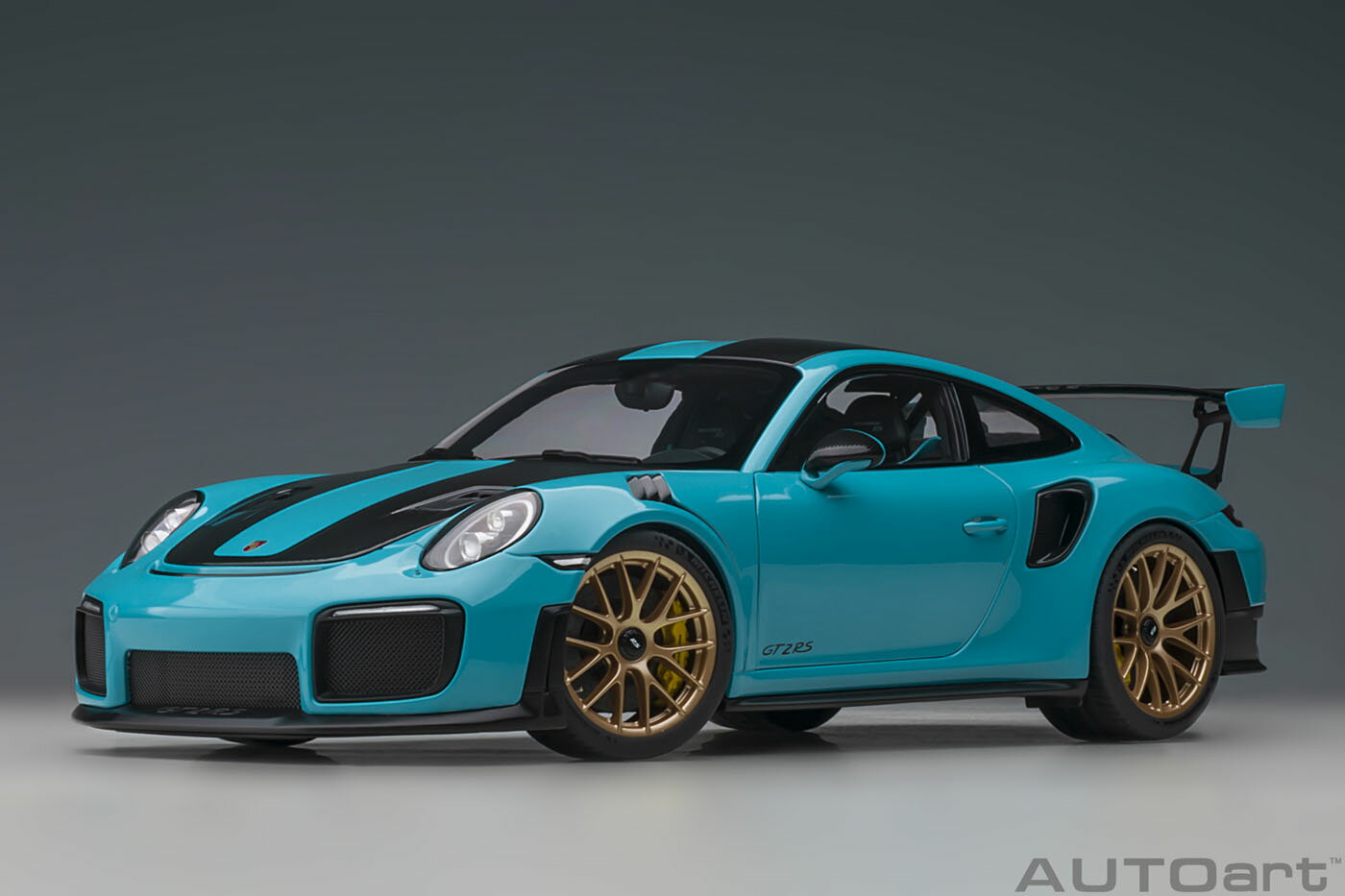 ●スケール：1：18　オートアート・コンポジットダイキャストモデル ●メーカー：AUTOart オートアート ●『ポルシェ 911 （991.2） GT2 RS』は、ベースモデルとなる「911 ターボ」を軽量化のために4WDから後輪駆動へと...