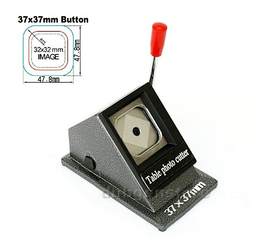 37mm角丸バッジ対応、お好きな素材を 缶バッジ用に切り抜くカッターです。 カッター寿命は約100万回と非常に堅牢な造りで、 プロから趣味製作まで幅広くお使いいただけます。 切り抜き可能厚さ：最大0.8mm 切り抜きサイズ：37mm角対応 ...