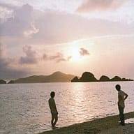「 夢の日々～SERIOUS AND JOY～」 真心ブラザーズ 1 流れ星 2 この愛は始まってもいない 3 Moonlight Shuffle 4 橋の上で (Single Version) 5 人間はもう終わりだ! 6 遠くまできて ...