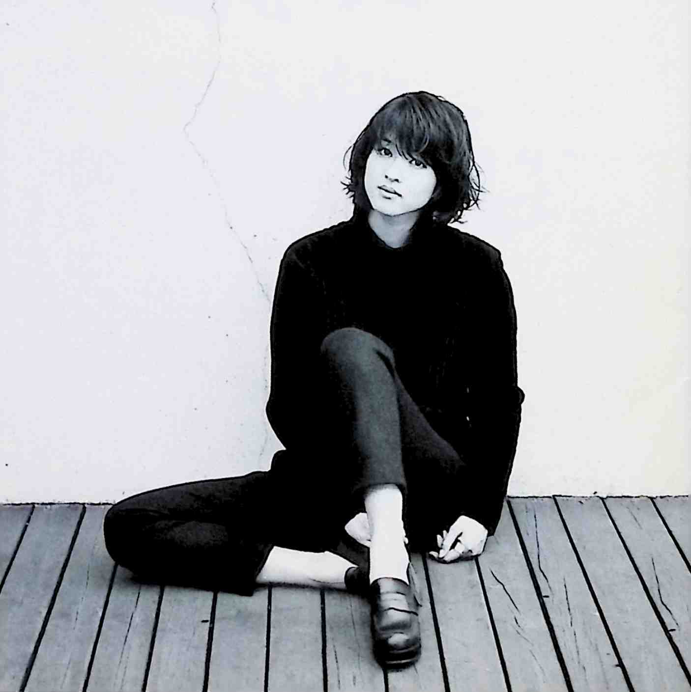 「 氷」 宇徳敬子 1 氷 2 メッセージ 3 YEAI YEAI (Album Version) 4 あなたは 私の ENERGY (Album Version) 5 あなたが世界一 6 愛の戦士 ~I’m a Fighter~ 7 ET...