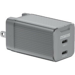USB-C 2ポート搭載。同時に2台の機器の充電に対応します。[入力端子]AC100-240V 50/60Hz [使用温度範囲]0 〜 35℃
