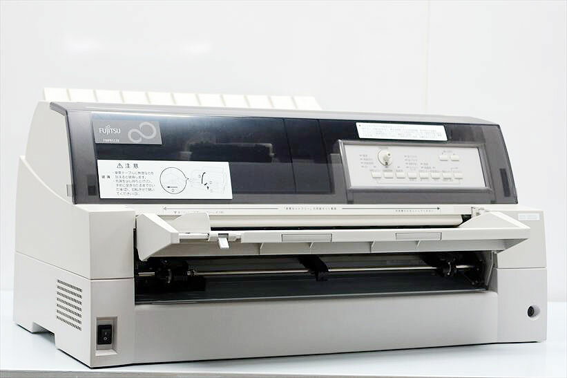 おすすめポイント ●インクリボン式ですので複写式伝票やカット紙を低コストで印刷できます。 ●紙が詰まりにくい水平式です。 商品詳細 ■管理番号 23599 ■メーカー 富士通 ■商品名 FMPR5120 ■配送内容 送料無料で発送します。 ...