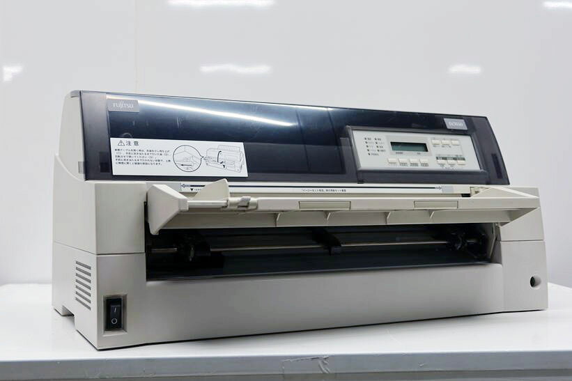 おすすめポイント ●堅牢で信頼性の高い ドットインパクトプリント方式 により、連続用紙や伝票印刷、長時間の大量印刷にも強い設計です。 ●用紙種類（単票・連帳・カットシートなど）や給紙方式に柔軟性があり、業務現場の幅広い要求に応えます。 ●1...