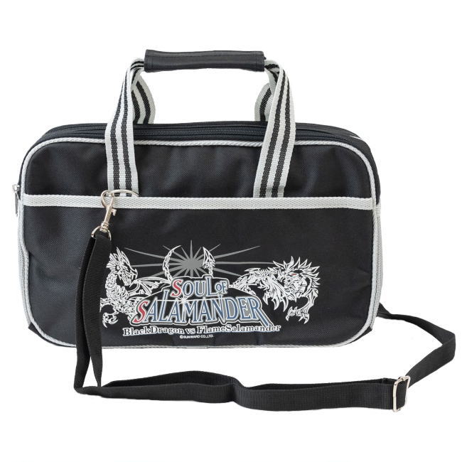 ◆小学生の男の子におすすめの書道セット ◆今なら汚れ拭きに使えるタオルふきんプレゼント 【書道セット ソウルオブサラマンダー 商品説明】 ◆長く使えるシンプルな書道バッグ ・黒を基調に、火を噴く火竜をモチーフにしたかっこいいデザインの習字バ...