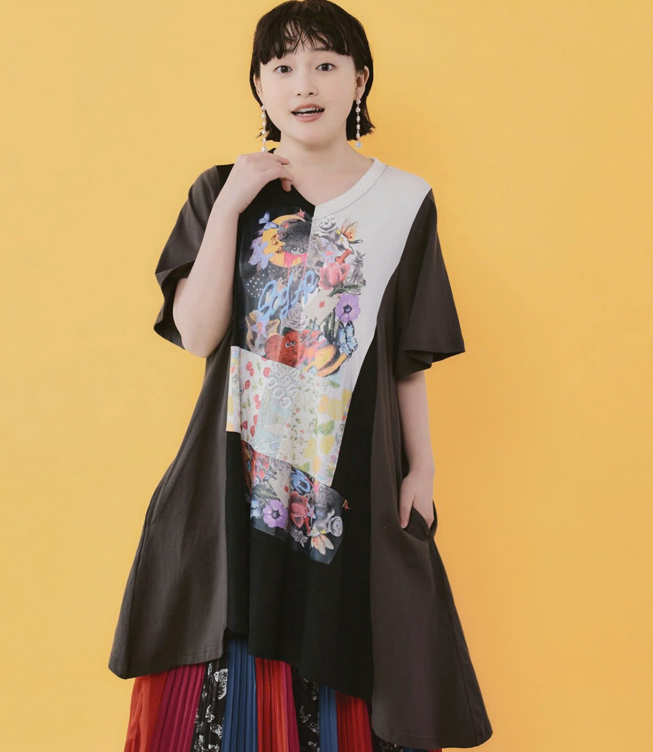 ＊商品詳細＊ 商品名 scolar スカラー　162669：モノクロワールド柄 配色素材切替 アシメチュニック 定価￥8,690 ＋　ScoLar 商品　＋ 【モノトーン配色にプリント柄が映えるアシメチュニック】 ・スカラーらしいPOPで不...