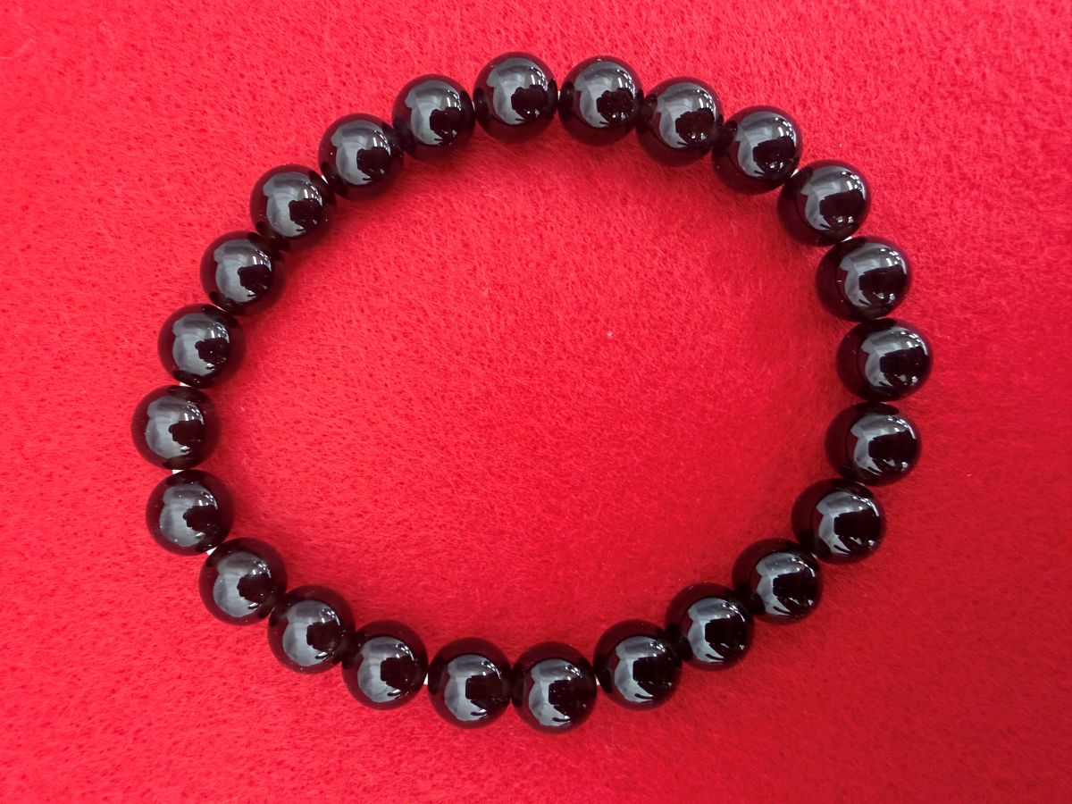 モリオンブレスレットになります 和名　黒水晶　8mm玉で製作いたしました。モリオンブレスレットになります 和名　黒水晶　8mm玉で製作いたしました。