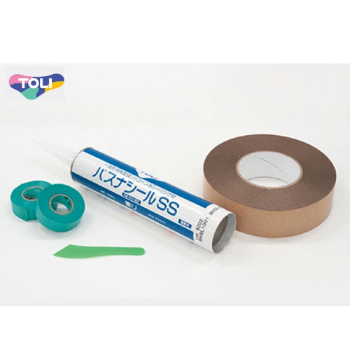 商品説明バスナシリーズ専用施工材料パック商品詳細1.バスナテープ・・・1巻(15m/巻) 2.バスナシールSS・・・1本(333ml/本) 3.バスナシールSS用ヘラ・1個 4.マスキングテープ・・・2巻(18m/巻) ※ご使用の際は専用の...