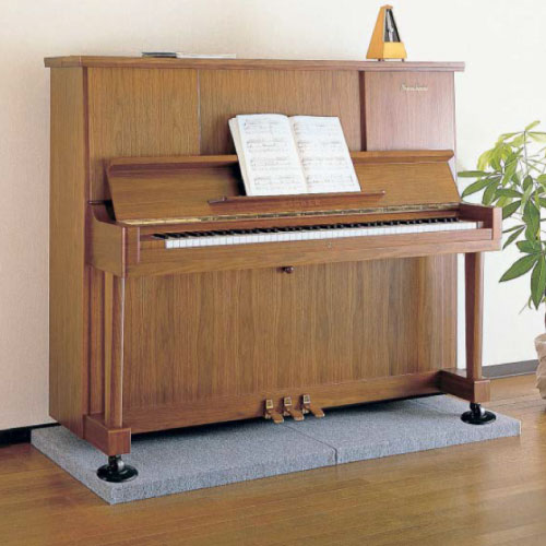 商品説明床面をリフォームすることなく、簡単で手軽に防音対策が行えます。 ピアノなどの下に敷き込むだけで階下への音漏れを軽減。耳に聞こえる音の大きさを約30％軽減します。 ■床用施工・メンテナンス部材については、「床用接着剤、養生材、ワックス...