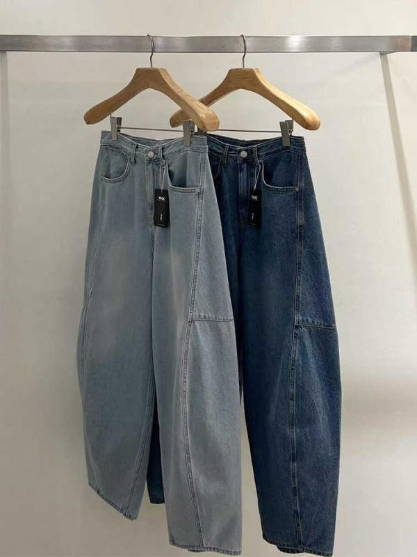 ・カテゴリ: 牛仔裤・スタイル: 日韩休闲・主な素材: 90%（含）-95%（不含）・膝丈: 阔腿・スタイルタイプ: 韩系风・パンツ丈: 长裤・ウエスト: 高腰・厚さ: 中等・流行要素: 拼接・カラー展開: 深藍色、浅藍色・サイズ展開: S...
