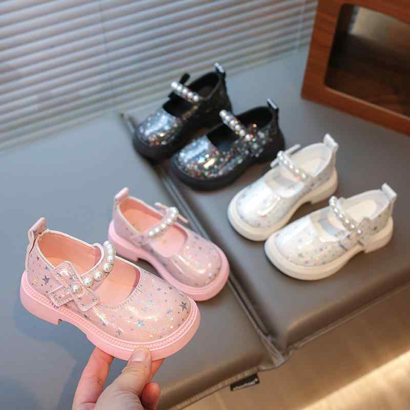 ・カラー: ブラック, ホワイト, ピンク・サイズ: 13.5cm, 14cm, 14.5cm, 15cm, 15.5cm, 16cm, 16.5cm, 17.3cm, 18cm, 18.5cm・対象年齢: 幼児(1-3歳), 小童(4-6...