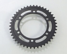 【品名】 ドリブンスプロケット（リヤ） 【品番】 535-1840043 【仕様】 タイプ：43T 【説明】 細高い耐久性を誇る高張力鋼を使用したリヤスプロケットです。 スプロケットは消耗品です。一般公道走行目安として1000kmごとの点検...
