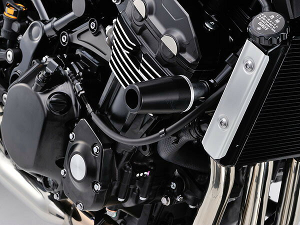 【品名】 エンジンプロテクター車種別キット Z900RS('18)用 【特徴・仕様】 樹脂製パッドとアルミベースの一体構造により十分な強度を確保。転倒時の衝撃を受け流し、クランクケース割れなどの致命的なマシンダメージを最小限に軽減。ボルトオ...