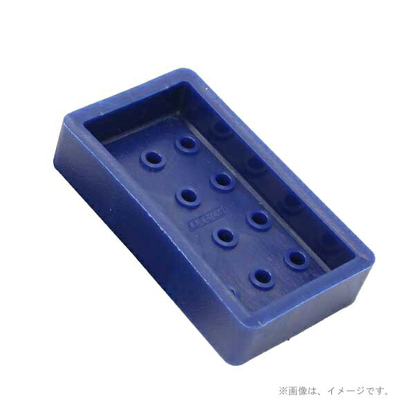 【品名】 メインジェットホルダー 【品番】 D58-18-602 【特徴】 携帯に便利なメインジェットホルダー。PCVラバー製で様々なメインジェットを12個まで収納可能。5cm×9cmと工具箱に収まるコンパクトサイズ。 【備考】 - 【HP...