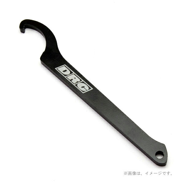 【品名】 ステアリングステムレンチ 【品番】 D59-12-112 【特徴】 ステムナット専用工具のフックレンチ。全てのオフロードバイクに対応し、ロードモデルにも使用可能。鉄素材をレーザーカットすることにより、ナットの引っかかり精度を向上。...